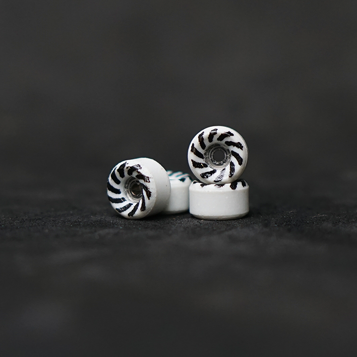 New Spiral on RV2V White – Oak Wheels